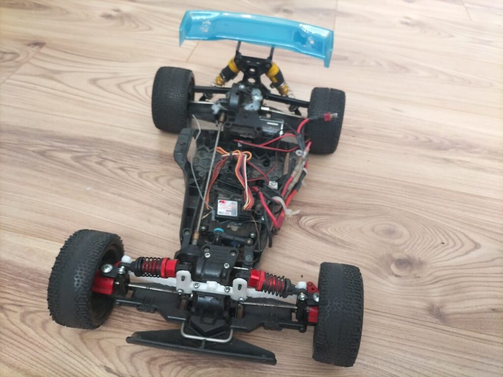 Tamiya DF01/Manta Ray horizontal damper mounting kit